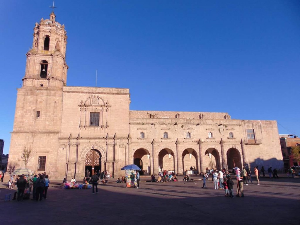 Plazas y jardines del Centro Histórico de Morelia. Parte II. Plaza ...